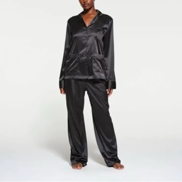 SKIMS | Intimates & Sleepwear | Skims Black Satin Pajama Set | Poshmark